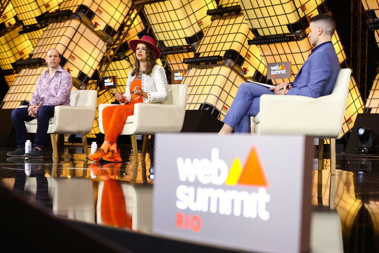 Conheça os palestrantes e trilhas do Web Summit Rio 2024 - oclb